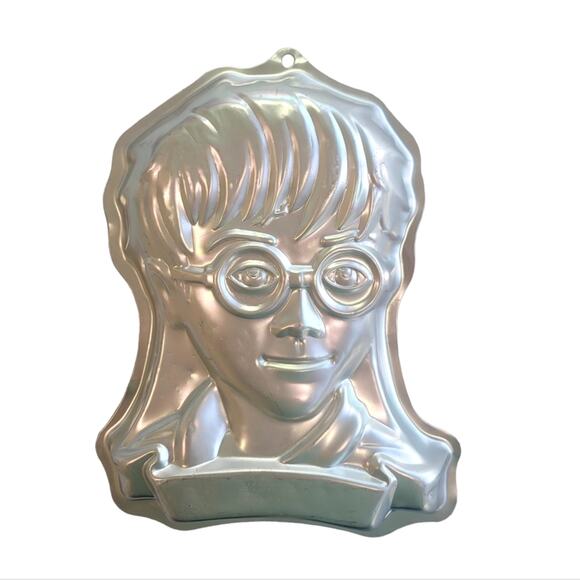 Wilton | Kitchen | Vintage 20 Wilton Harry Potter Cake Pan 21055000 ...